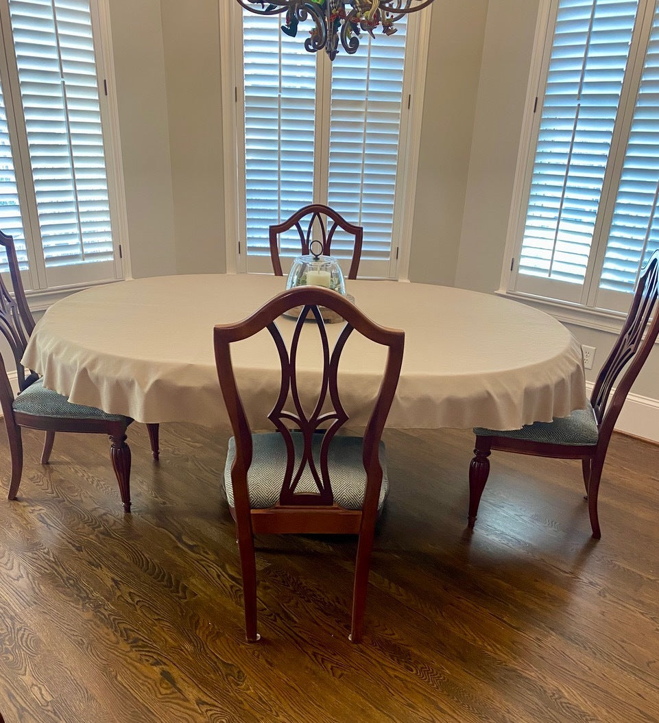 Romance Iridencent Oval Tablecloth